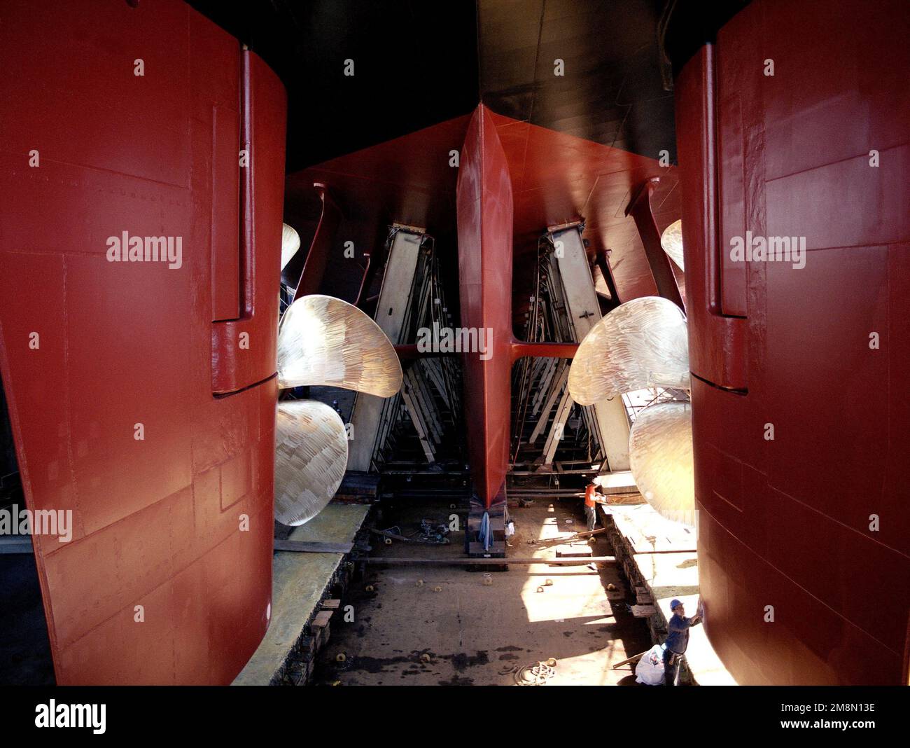 Vue des papets arrière soutenant la section de la poupe du navire de ...