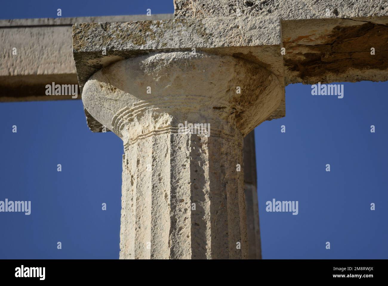 Colonne d'ordre dorique du Temple d'Aphaia un monument symbolique ...