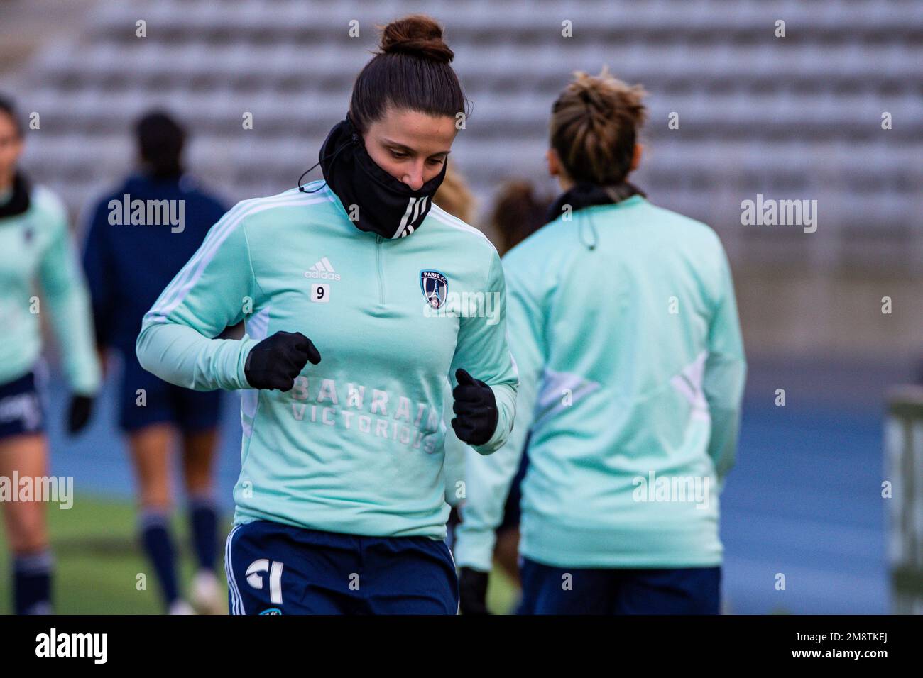 Mathilde Bourdieu de Paris FC se réchauffe avant le championnat de ...
