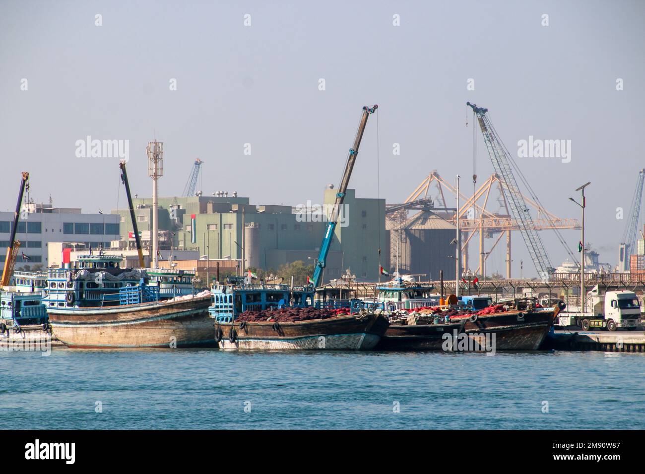 Dubai oil rig Banque de photographies et d’images à haute résolution ...