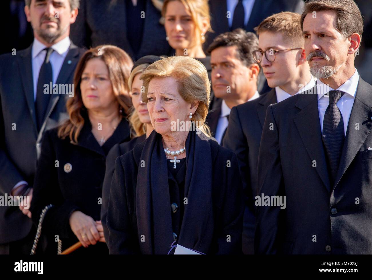 La reine Anne-Marie et le prince héritier Pavlos de Grèce quittent la ...