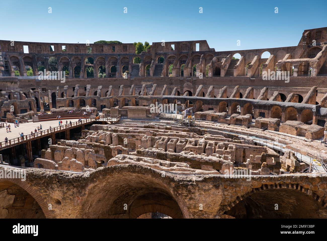 L'intérieur du Colisée à Rome, en Italie, l'ancien Amphithéâtre Flavian ...