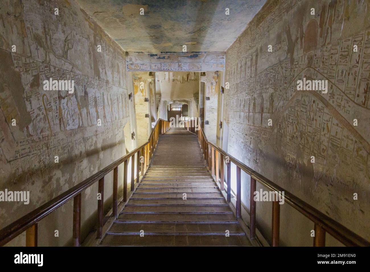 LOUXOR, ÉGYPTE - 20 FÉVRIER 2019 : tombe de Merenptah dans la vallée ...