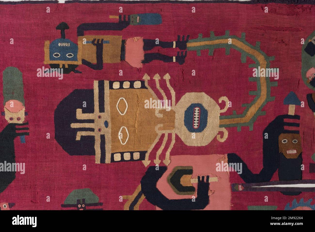 Poncho ou tunique Nasca. Poncho ou tunique, 100-200 C.E. Fibre camélide ...