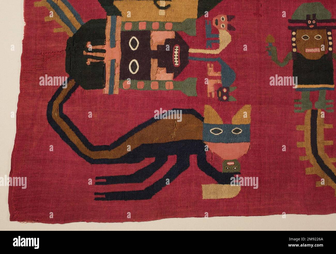 Poncho ou tunique Nasca. Poncho ou tunique, 100-200 C.E. Fibre camélide ...