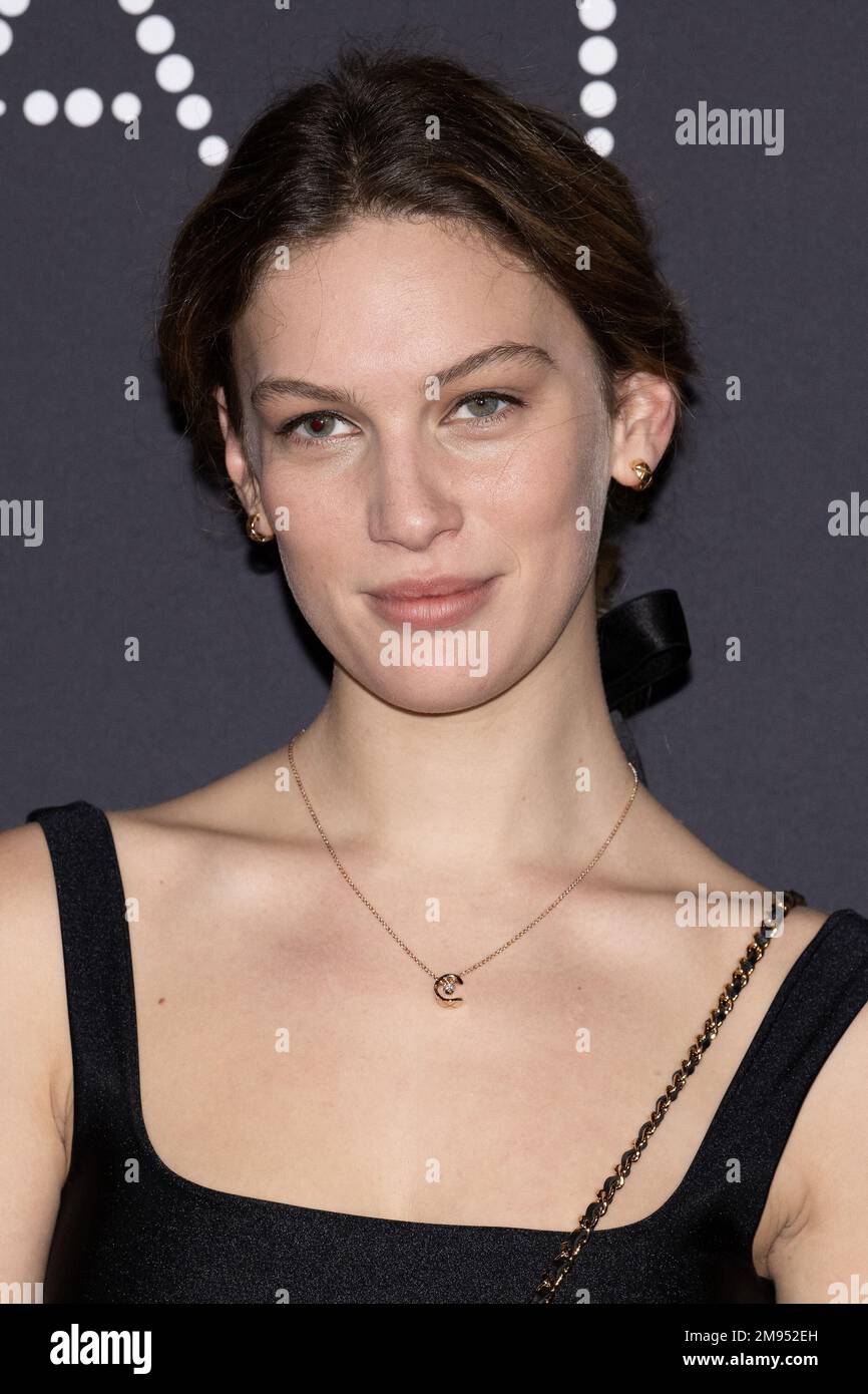 Lou Lampros assiste au Cesar - révélations 2023 au Trianon, sur 16 ...