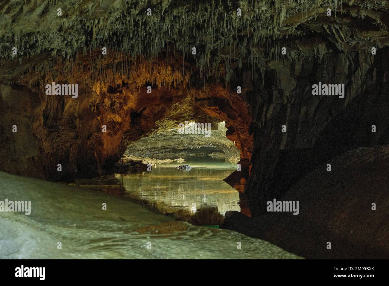 Choranche (sud-est de la France) : grotte de la « grotte de Choranche ...