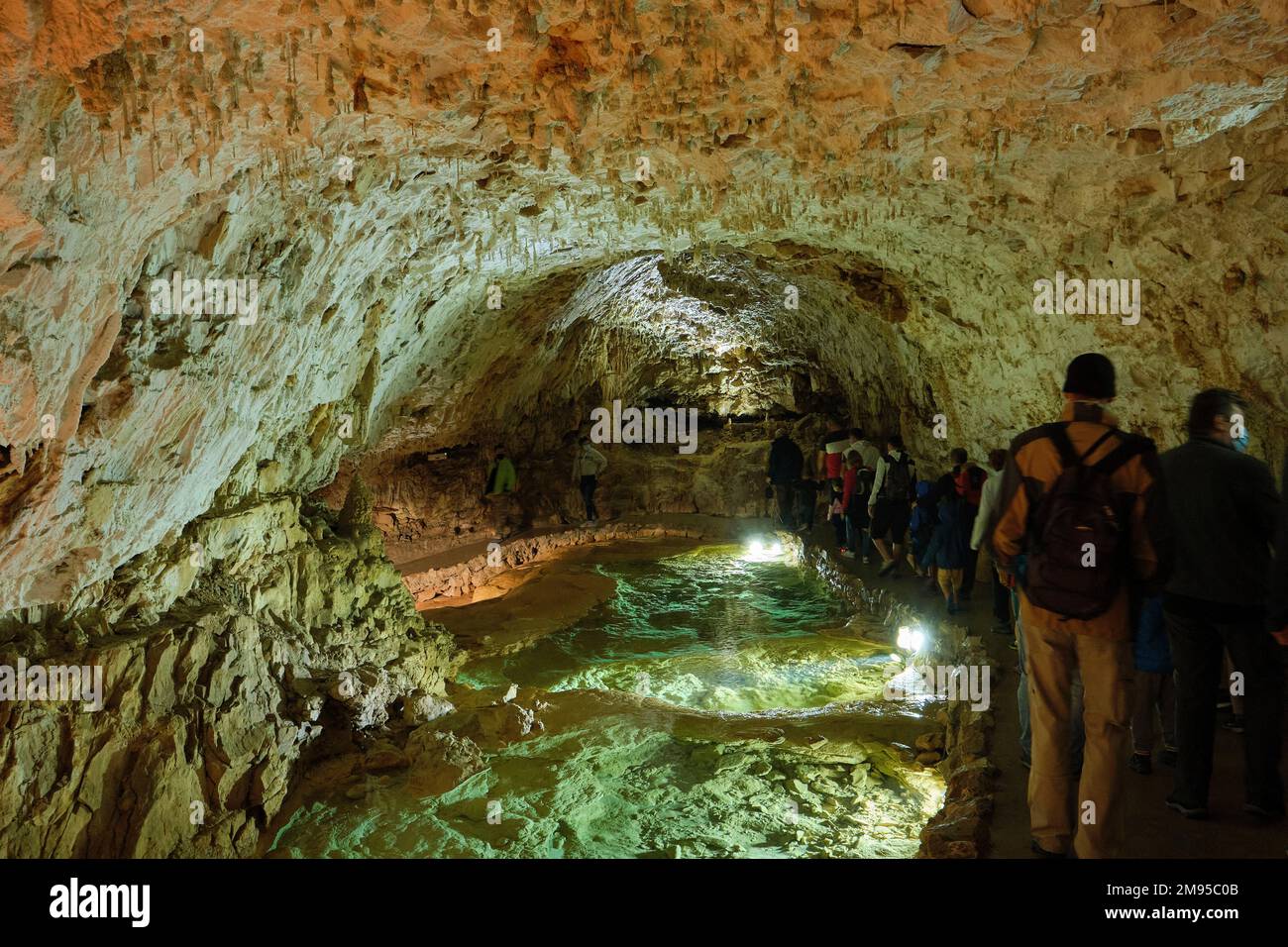 Choranche (sud-est de la France) : grotte de la « grotte de Choranche ...