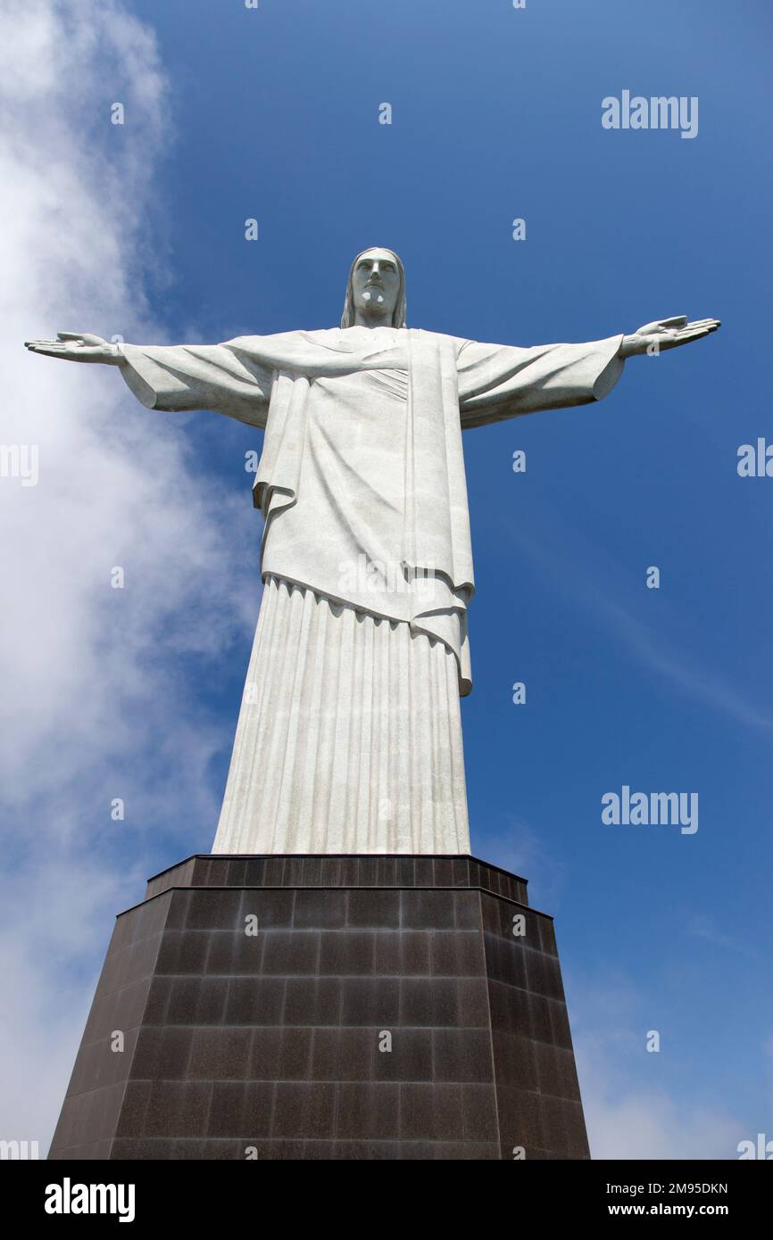 Brésil, Rio, le soleil et la statue de Cristo Redentor (Christ ...