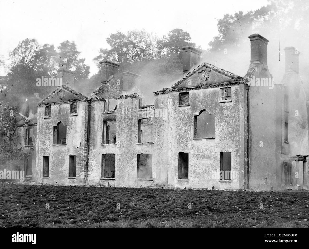 Grande maison de campagne Banque d'images noir et blanc - Alamy