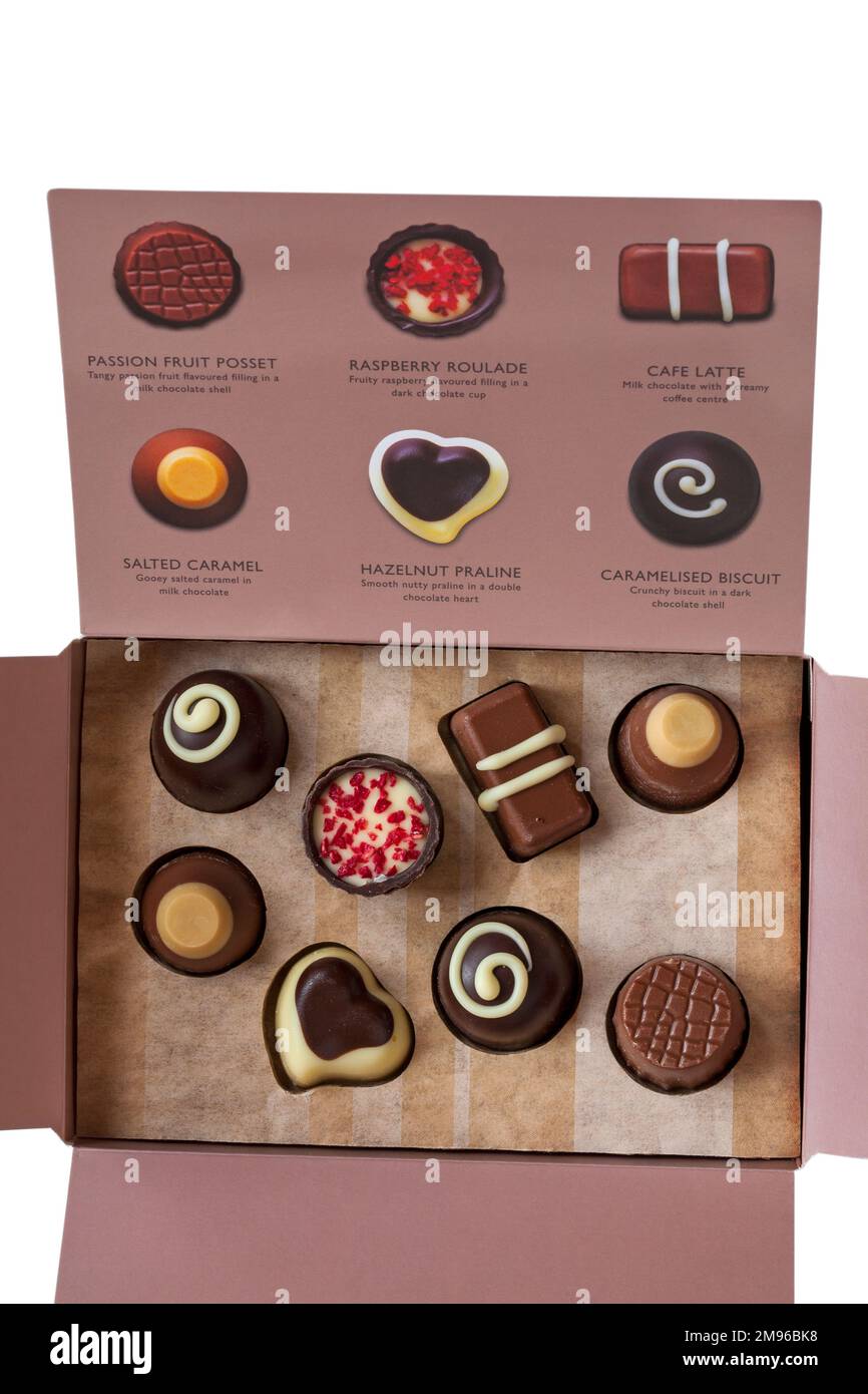 Waitrose Indulgent Chocolate Collection une selection irresistible de 16 chocolats au lait noirs et blancs de Waitrose sur fond blanc Photo Stock Alamy