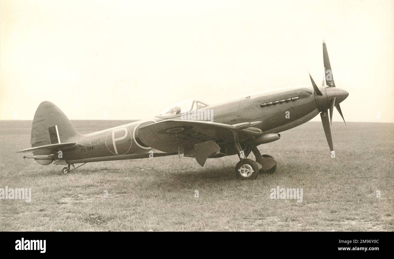 Supermarine Seafire F47, PS944, le premier avion de production Photo ...