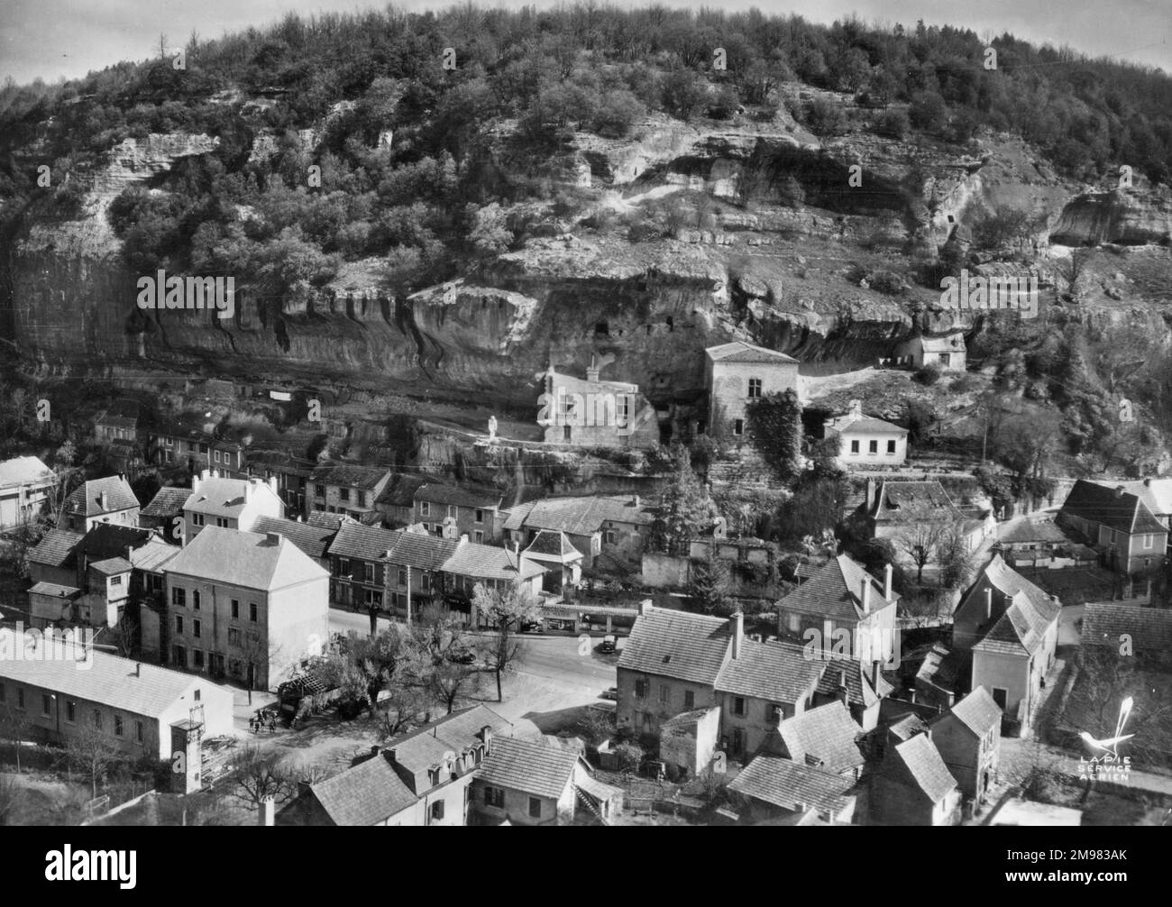Les Eyzies-de-Tayac-Sireuil, Dordoyne, France - vue aérienne - la ...