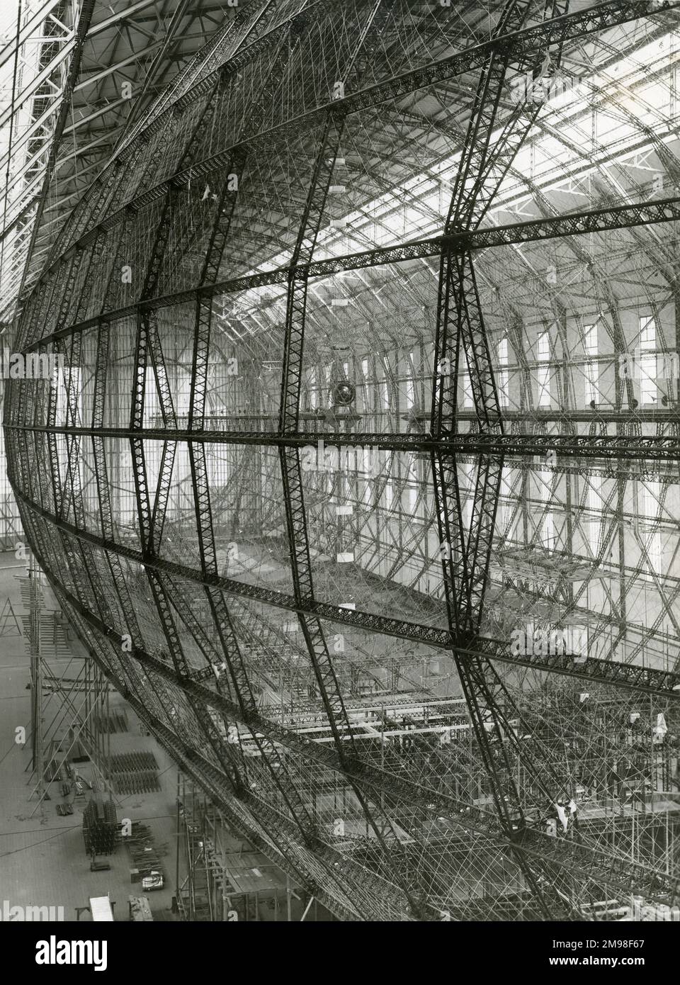 Assemblée à Friedrichshafen en 1932-1936, la coque de Hindenburg était ...