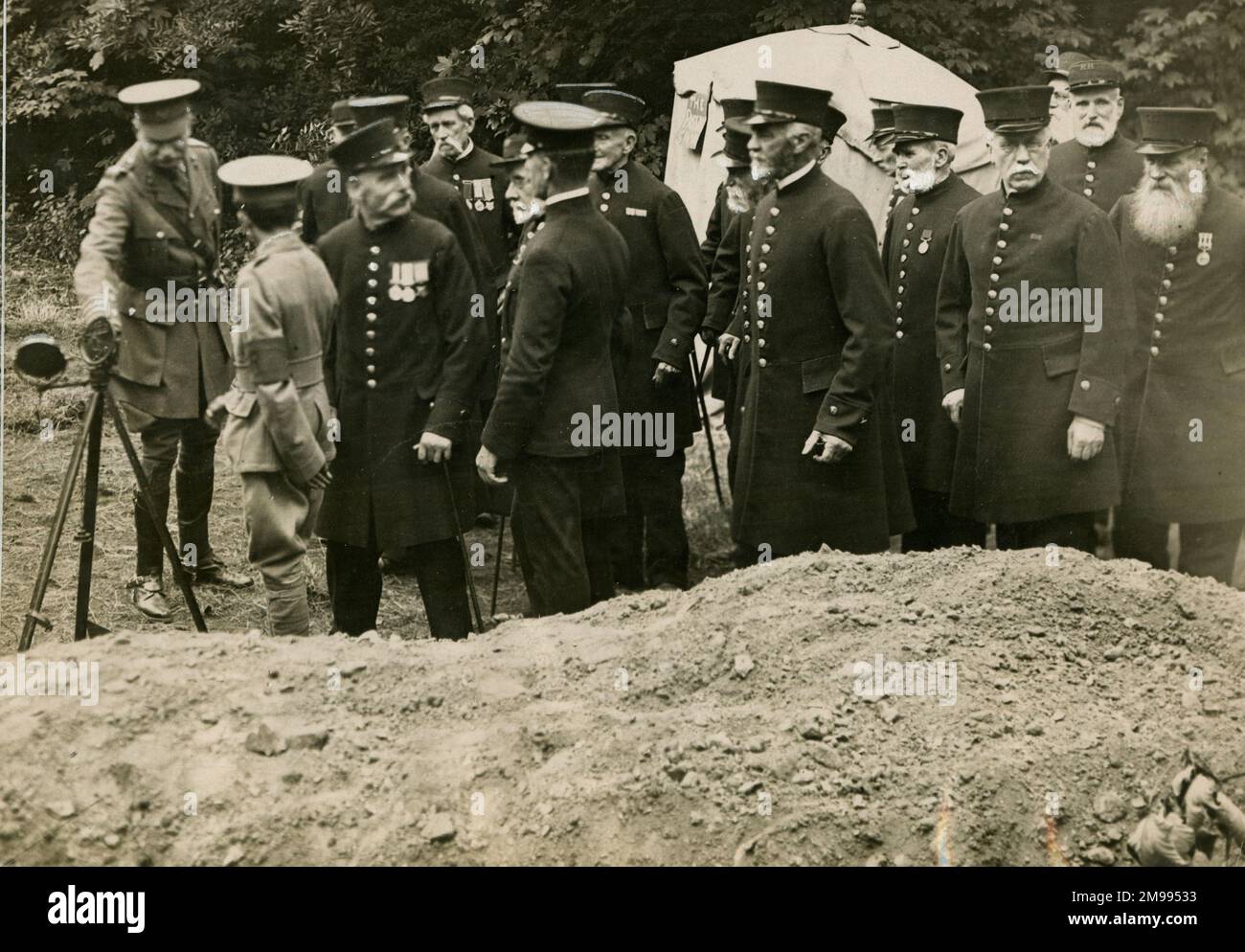 Le colonel Ashley explique les méthodes modernes de signal aux ...