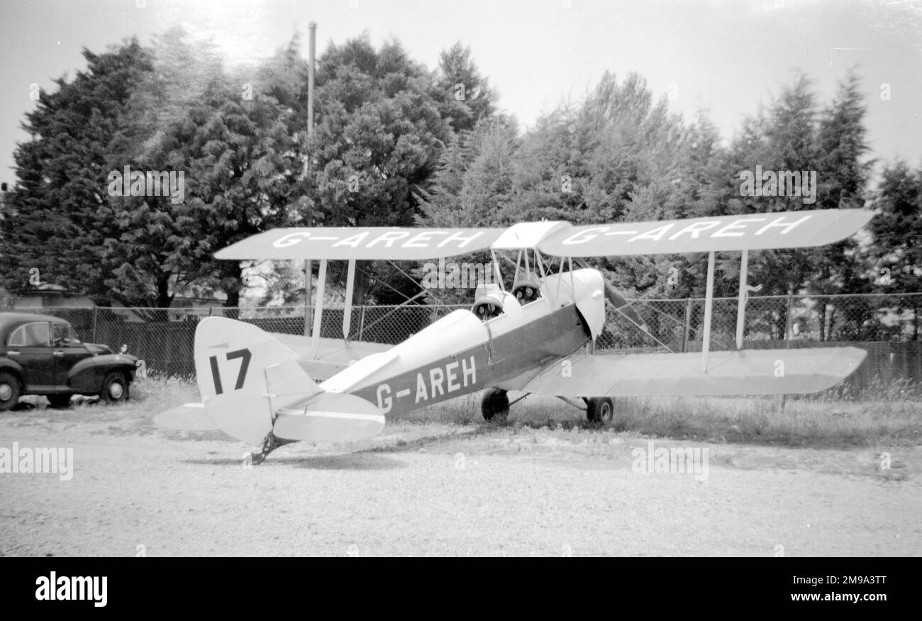 De havilland dh82a tiger moth Banque d'images noir et blanc - Alamy
