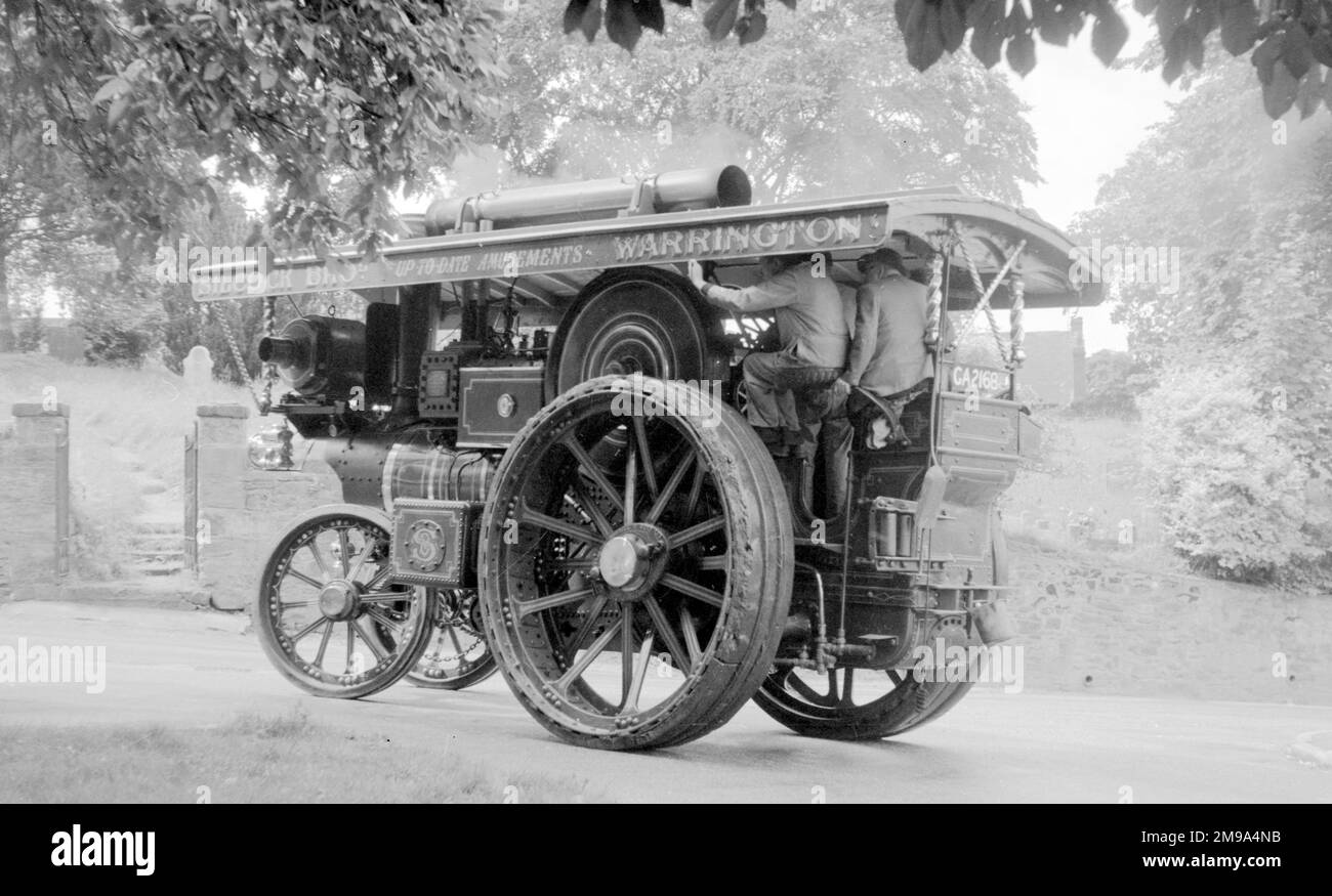 Burrell showman's Road Locomotive, Regn. GA 2168, numéro: 3334, 'la ...