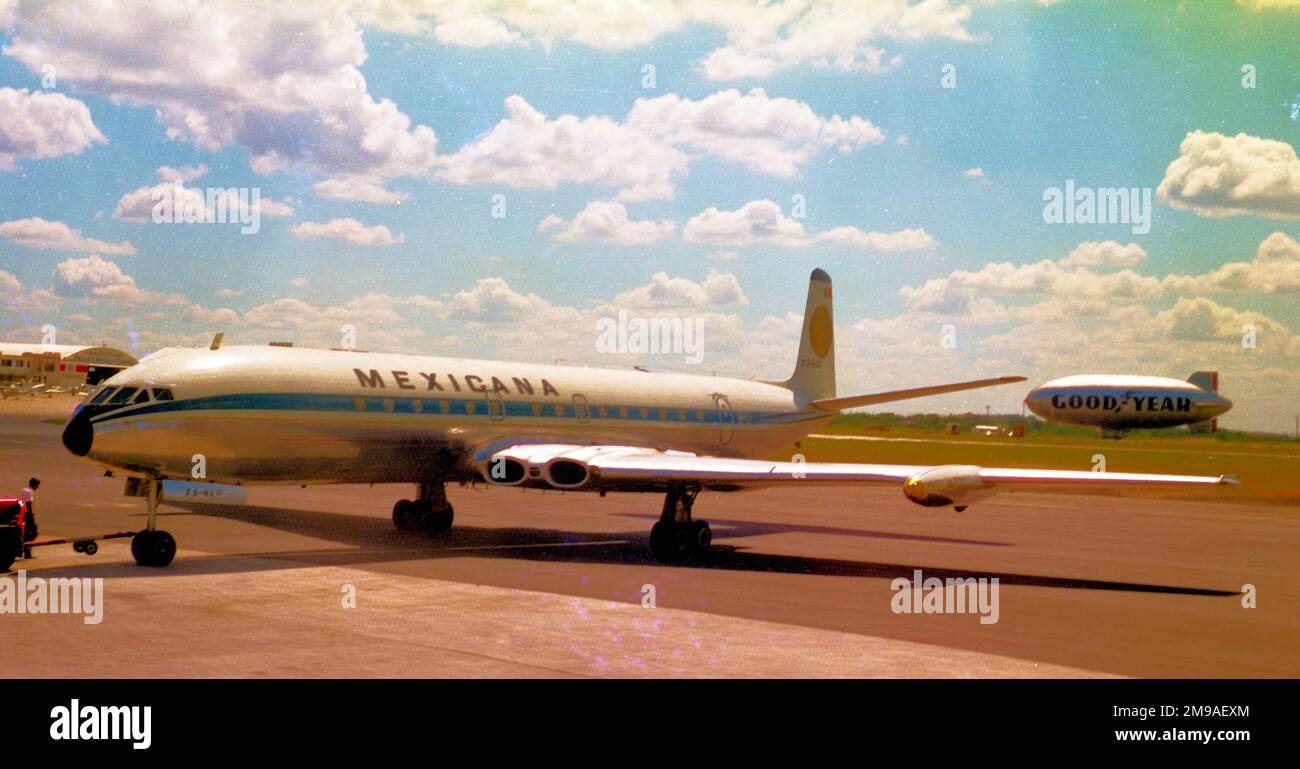 De havilland comet 4c Banque de photographies et d’images à haute ...