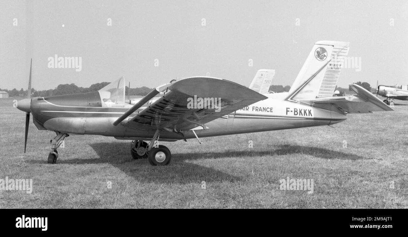 F bkkk Banque de photographies et d’images à haute résolution - Alamy