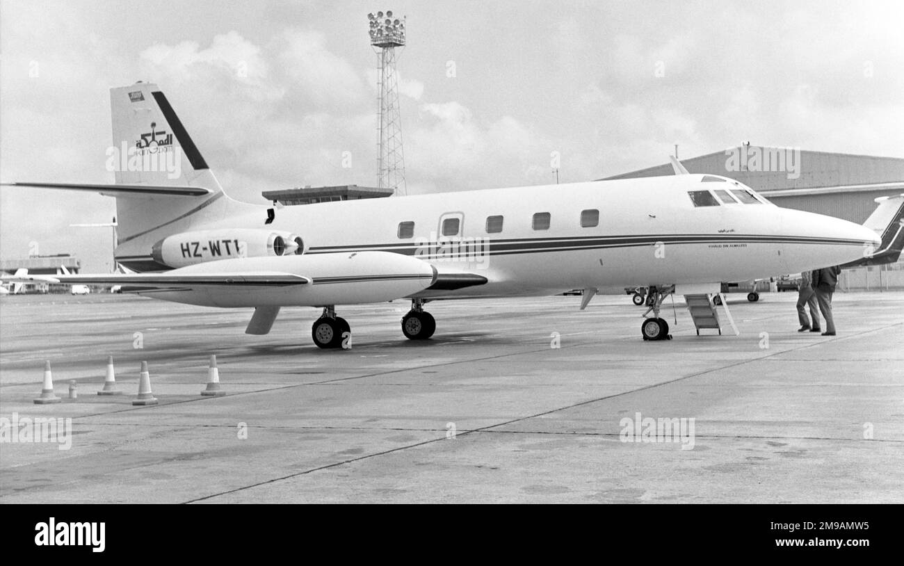 Jetstar 8 Banque d'images noir et blanc - Alamy