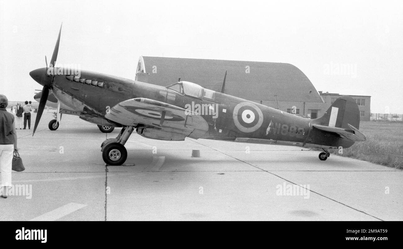 Spitfire ixc Banque d'images noir et blanc - Alamy