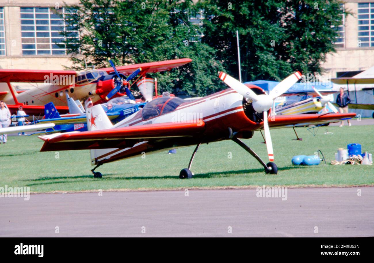 Sukhoi aircraft Banque de photographies et d’images à haute résolution ...
