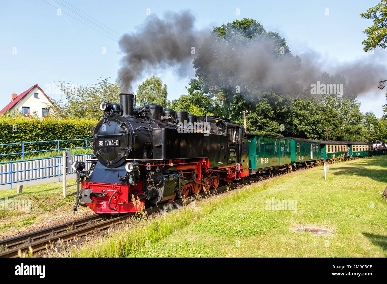Train à vapeur Rasender Roland train ferroviaire à Sellin, en Allemagne ...