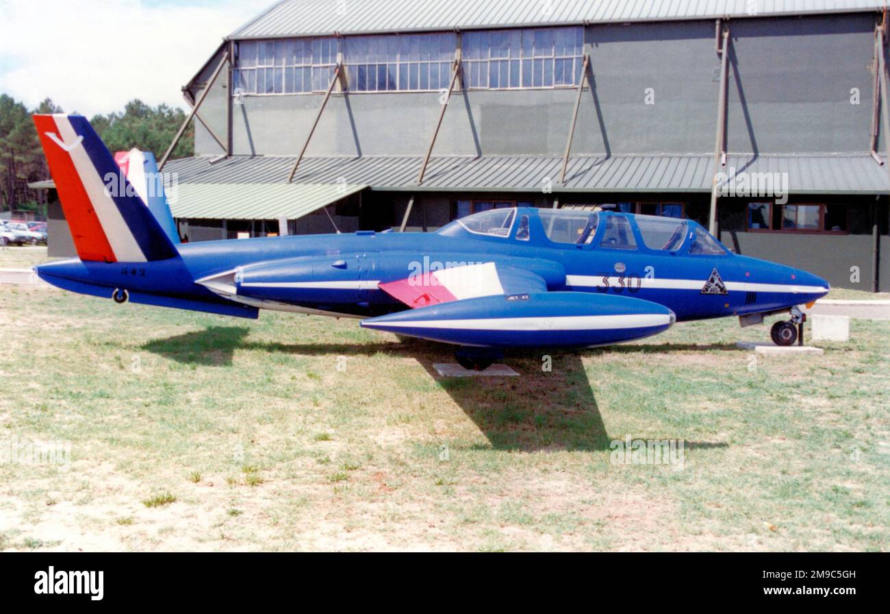 Fouga cm 170r magister Banque de photographies et d’images à haute ...