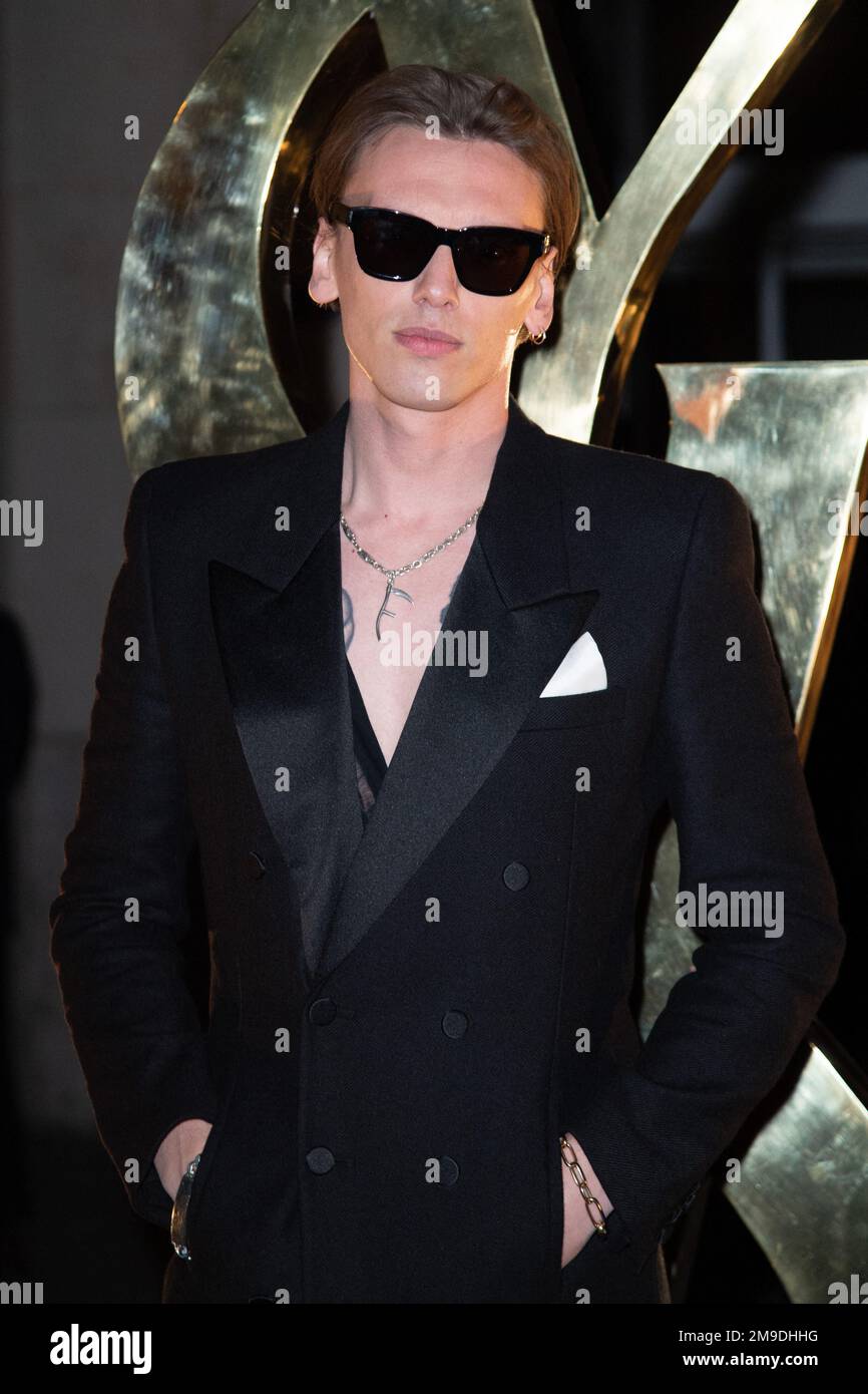 Jamie Campbell Bower participe au salon de vêtements pour hommes de ...