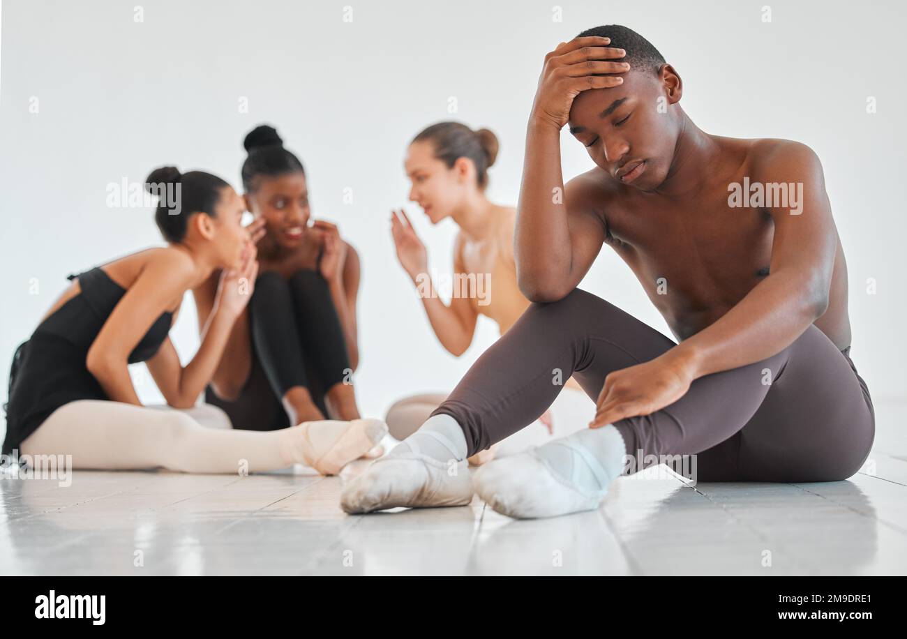 Nos performances spectaculaires commencent à se sentir trop réelles. un adolescent qui a l'air ...