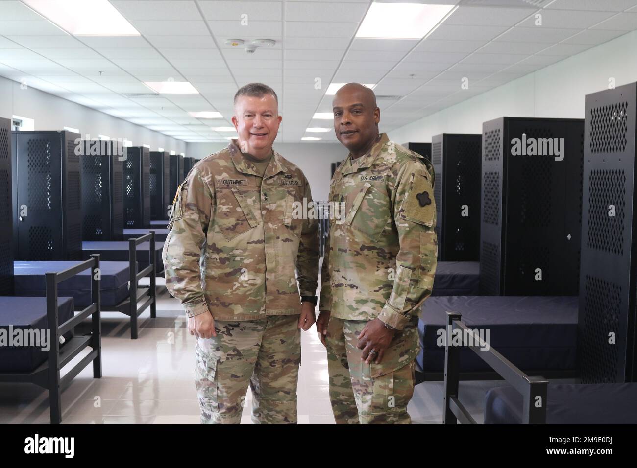 ÉTATS-UNIS Le général de division Darrell Guthrie, commandant général ...