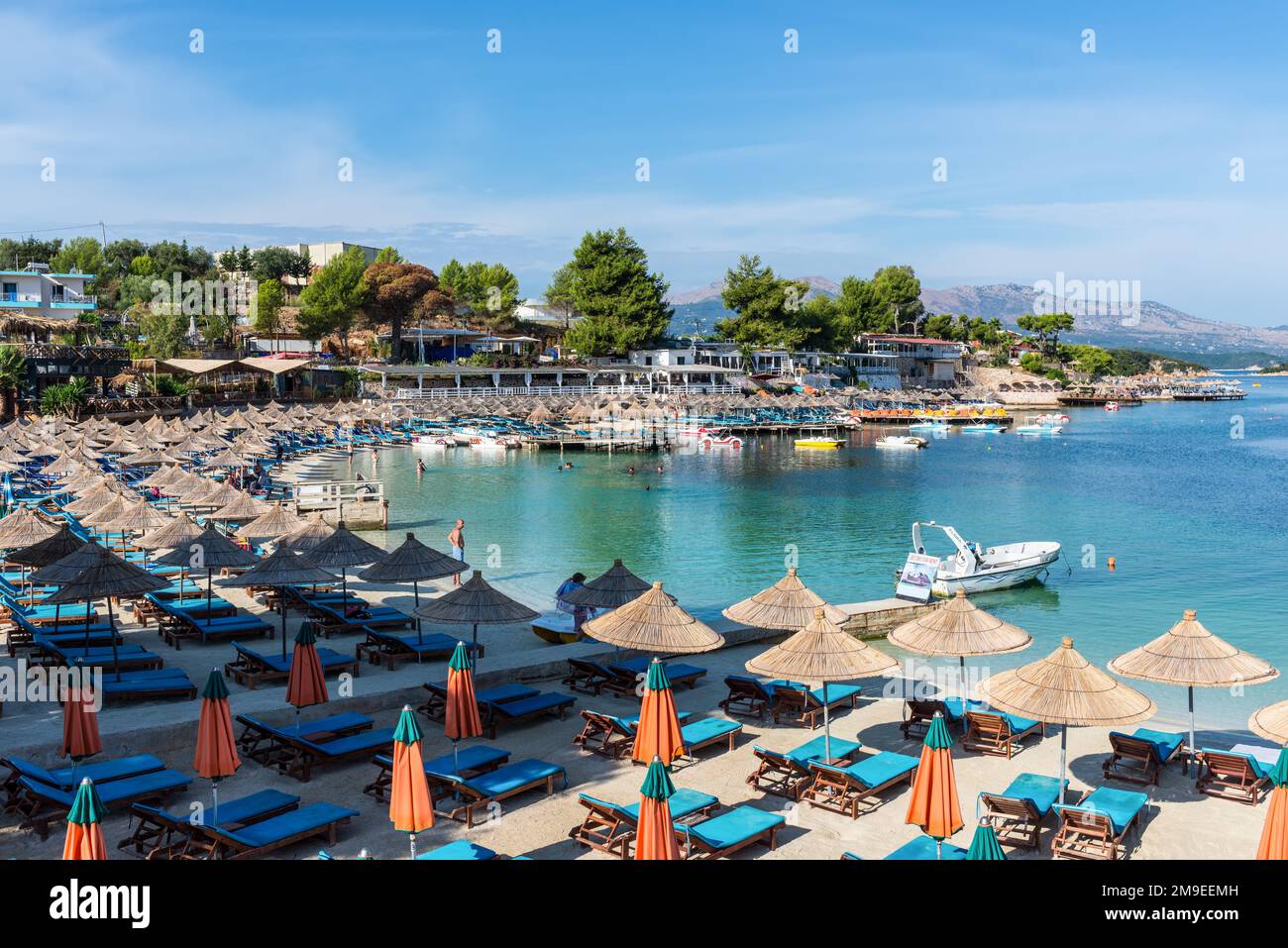 Ksamil, Albanie - 11 septembre 2021 : la plage de Poda à Ksamil, en ...
