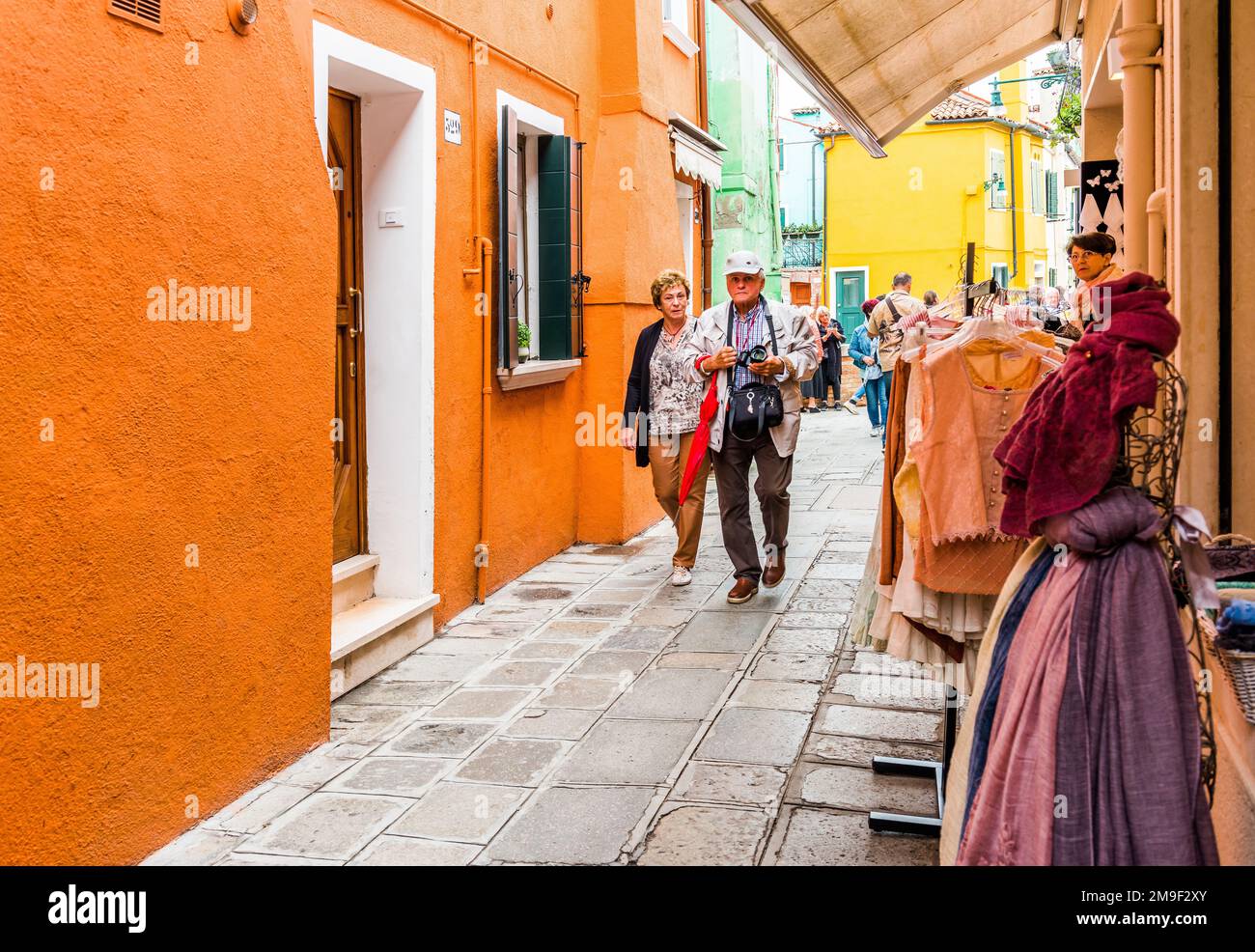 ÎLE DE BURANO, VENISE - 25 SEPTEMBRE 2019 : visite des peuples du ...