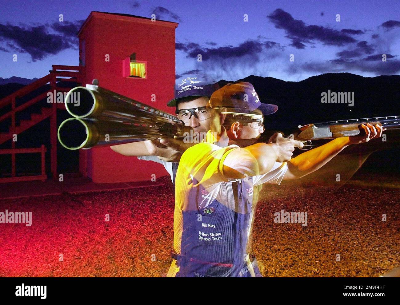 Fusil de chasse double canon de calibre 12 Banque de photographies et d ...