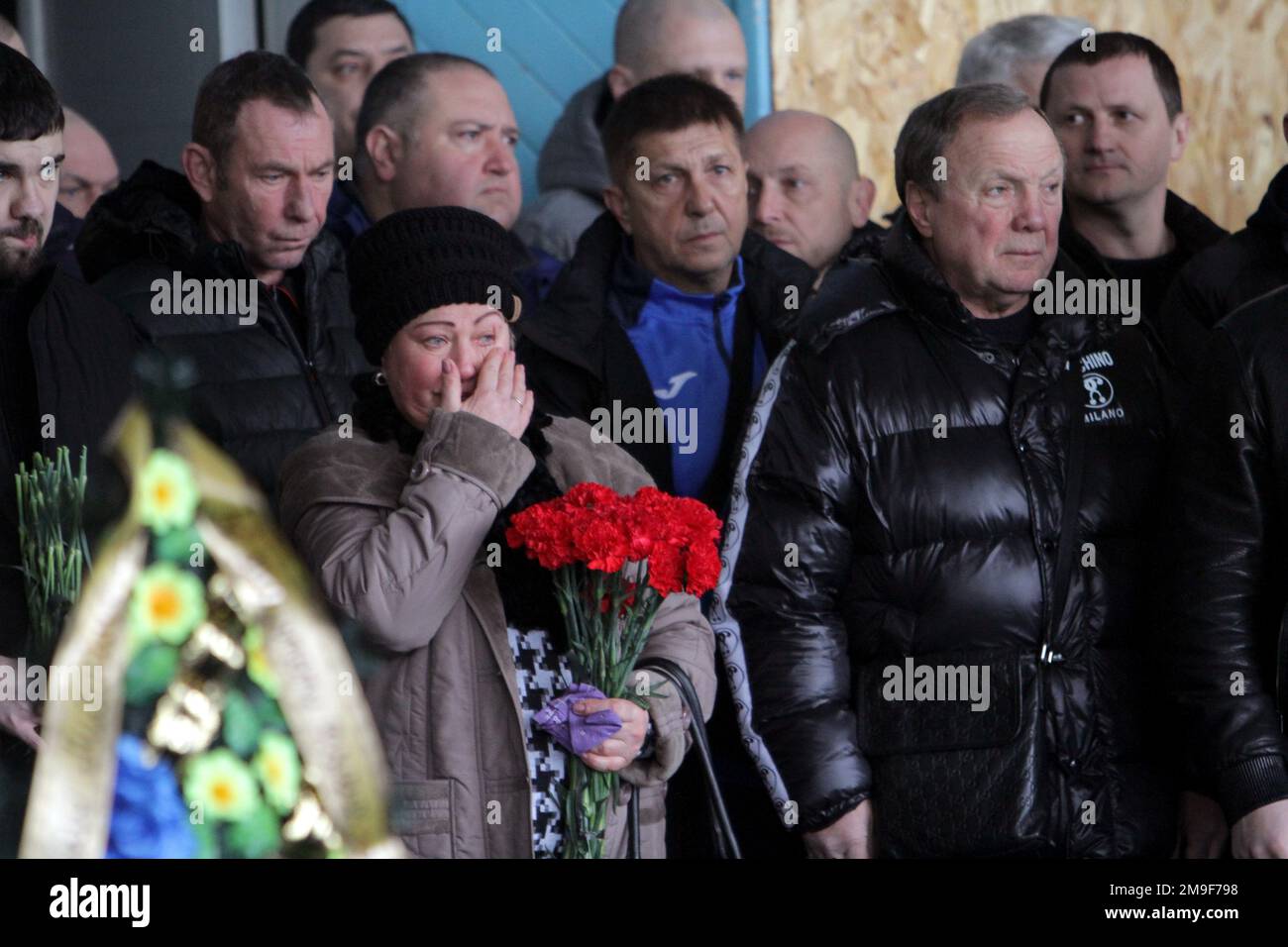DNIPRO, UKRAINE - 17 JANVIER 2023 - les gens paient leurs derniers ...