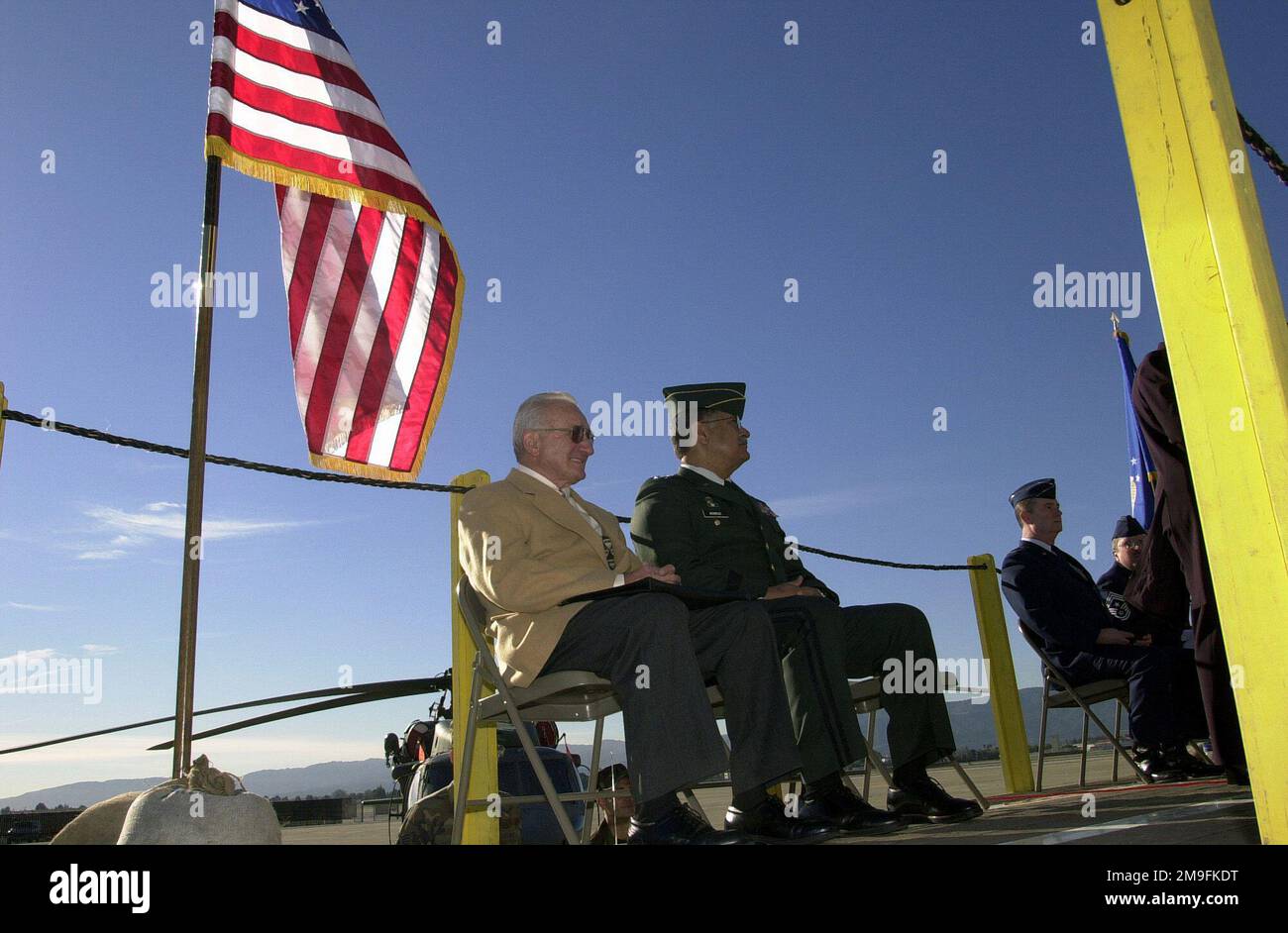 Commander california army national guard Banque de photographies et d ...