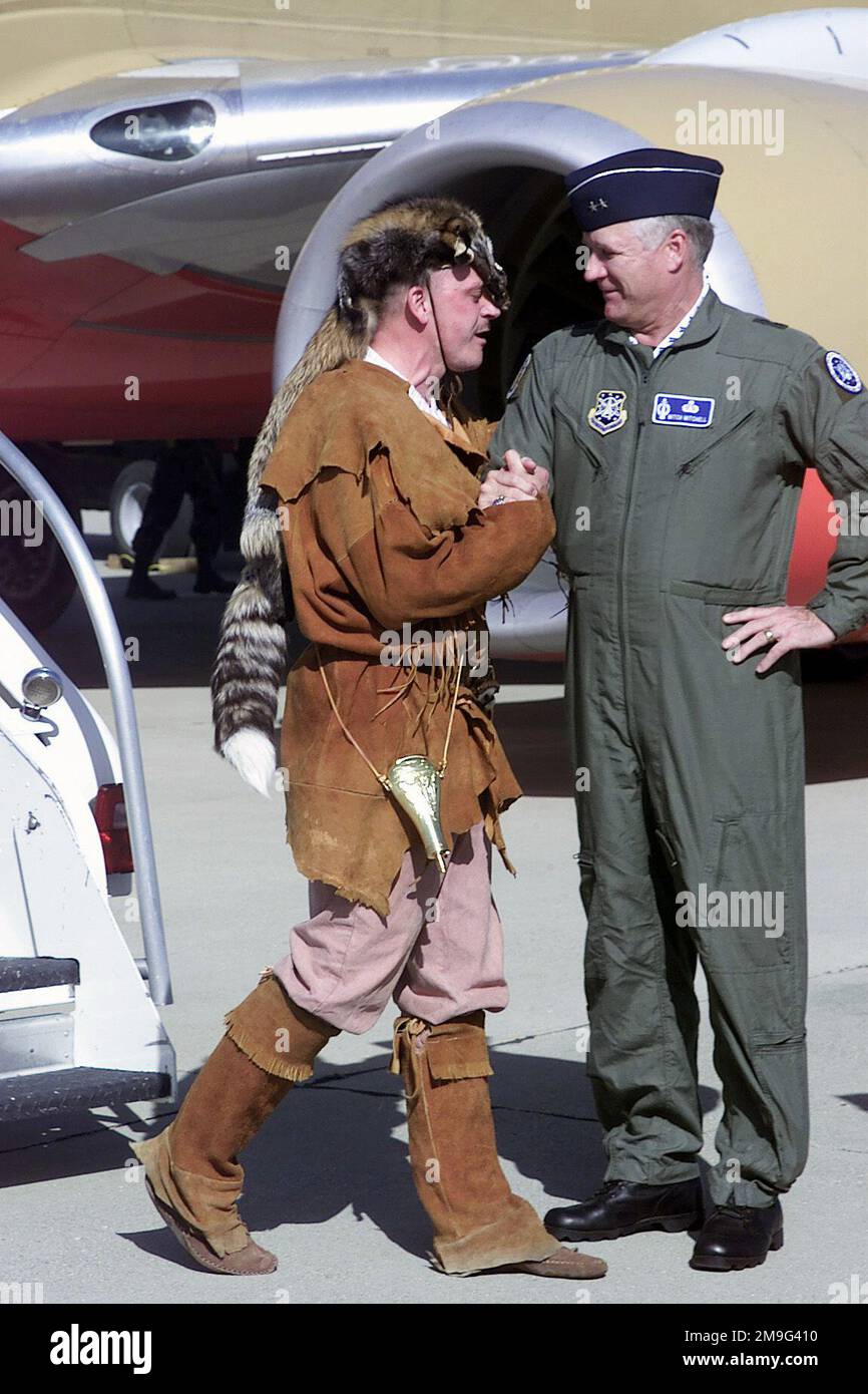 010506-F-0460H-024. [Complete] Scene Caption: LE sergent D'ÉTAT-MAJOR ...