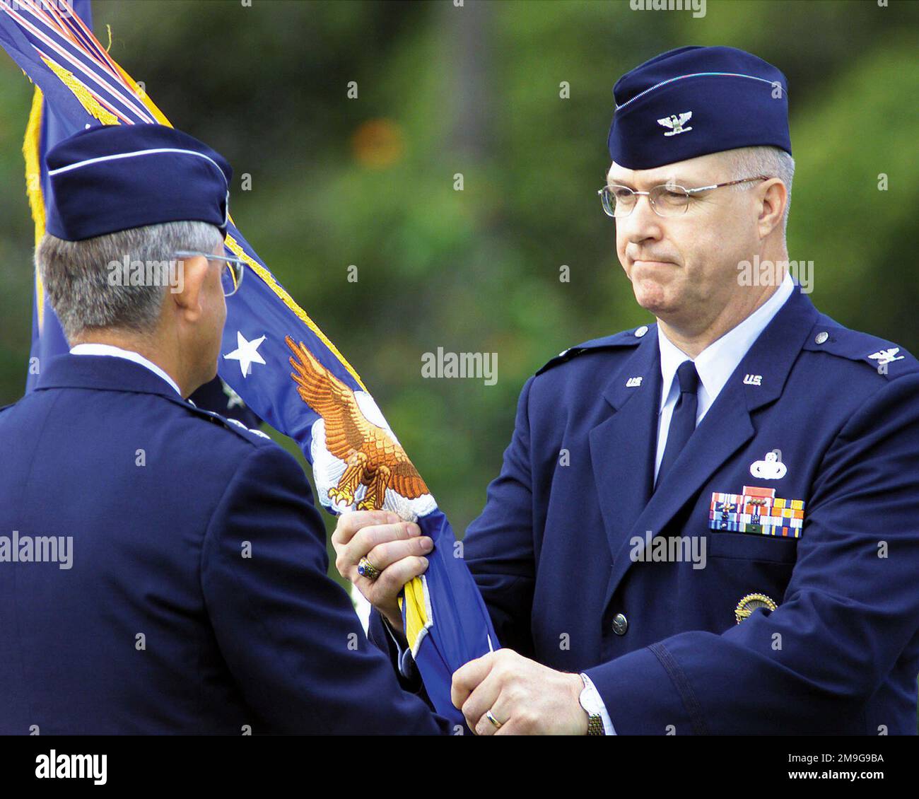 Le colonel Albert Riggle accepte le commandement de la base aérienne de ...