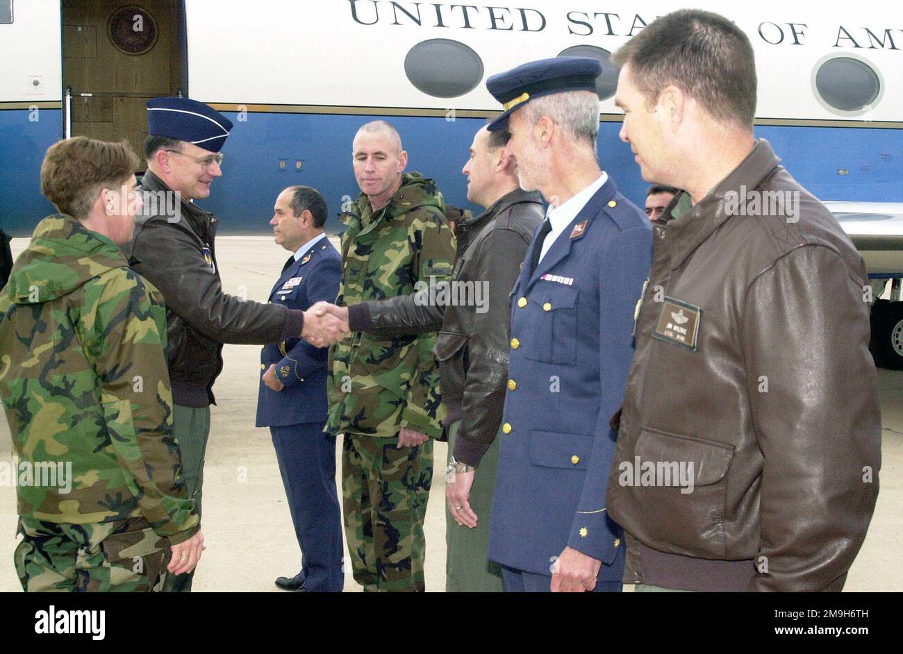 Forces aériennes des États-Unis en Europe (USAFE) le commandant ...