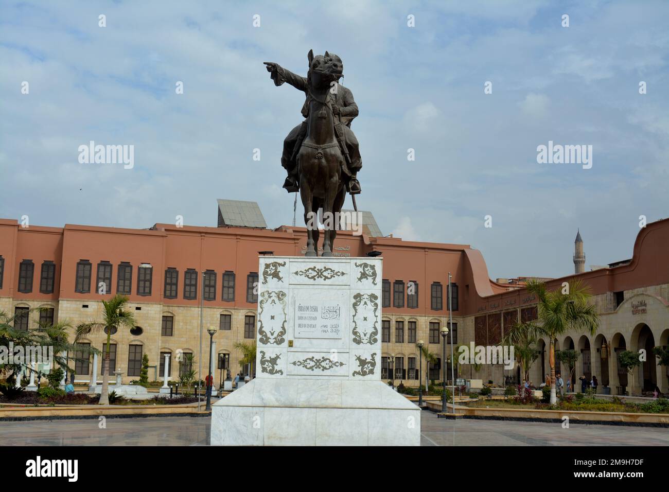 Le Caire, Egypte, 7 janvier 2023: Ibrahim Pasha statue sur son cheval ...