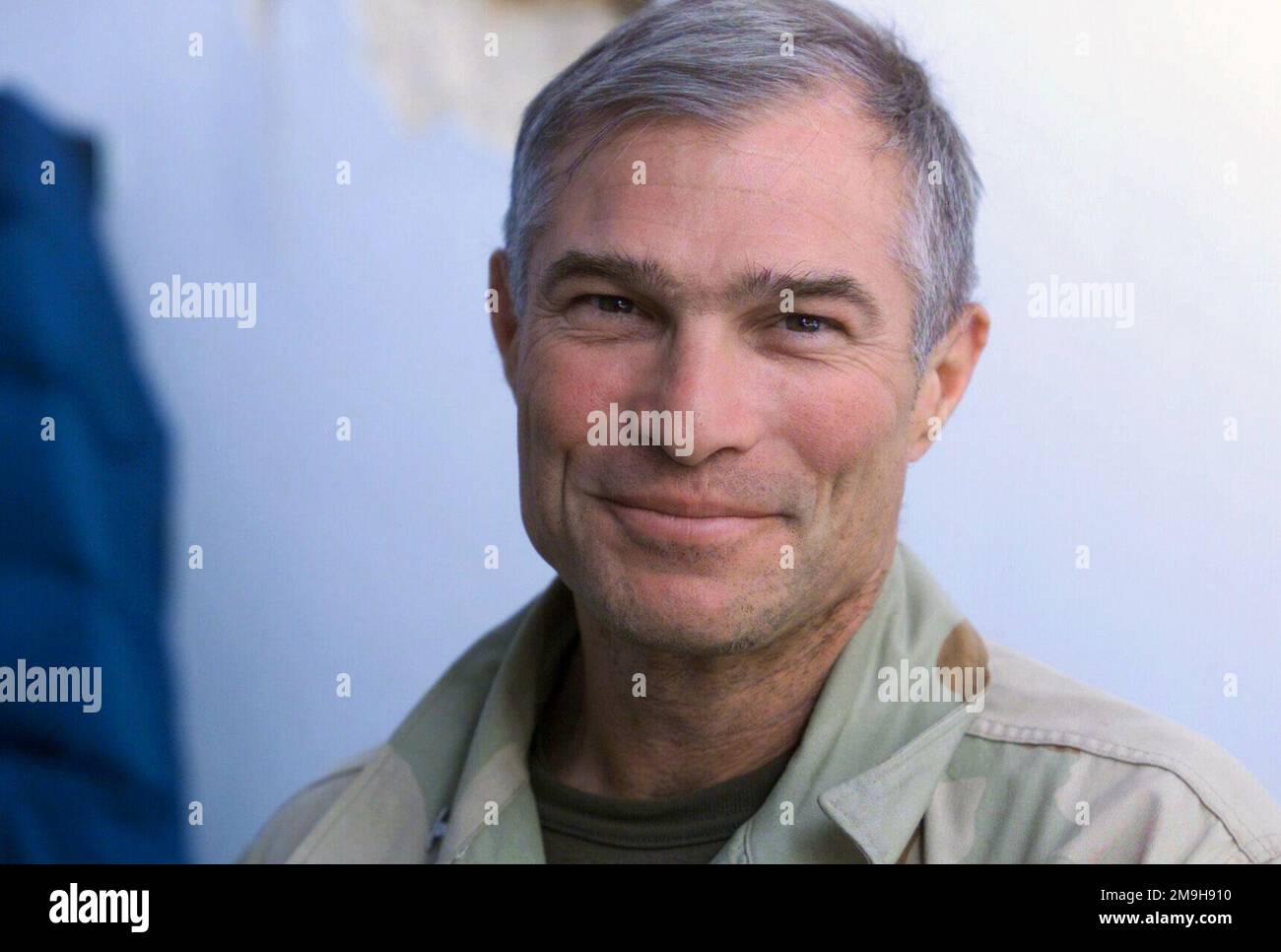 Le colonel Andrew P. Frick, USMC, commandant, 26th Marine Expeditionary ...