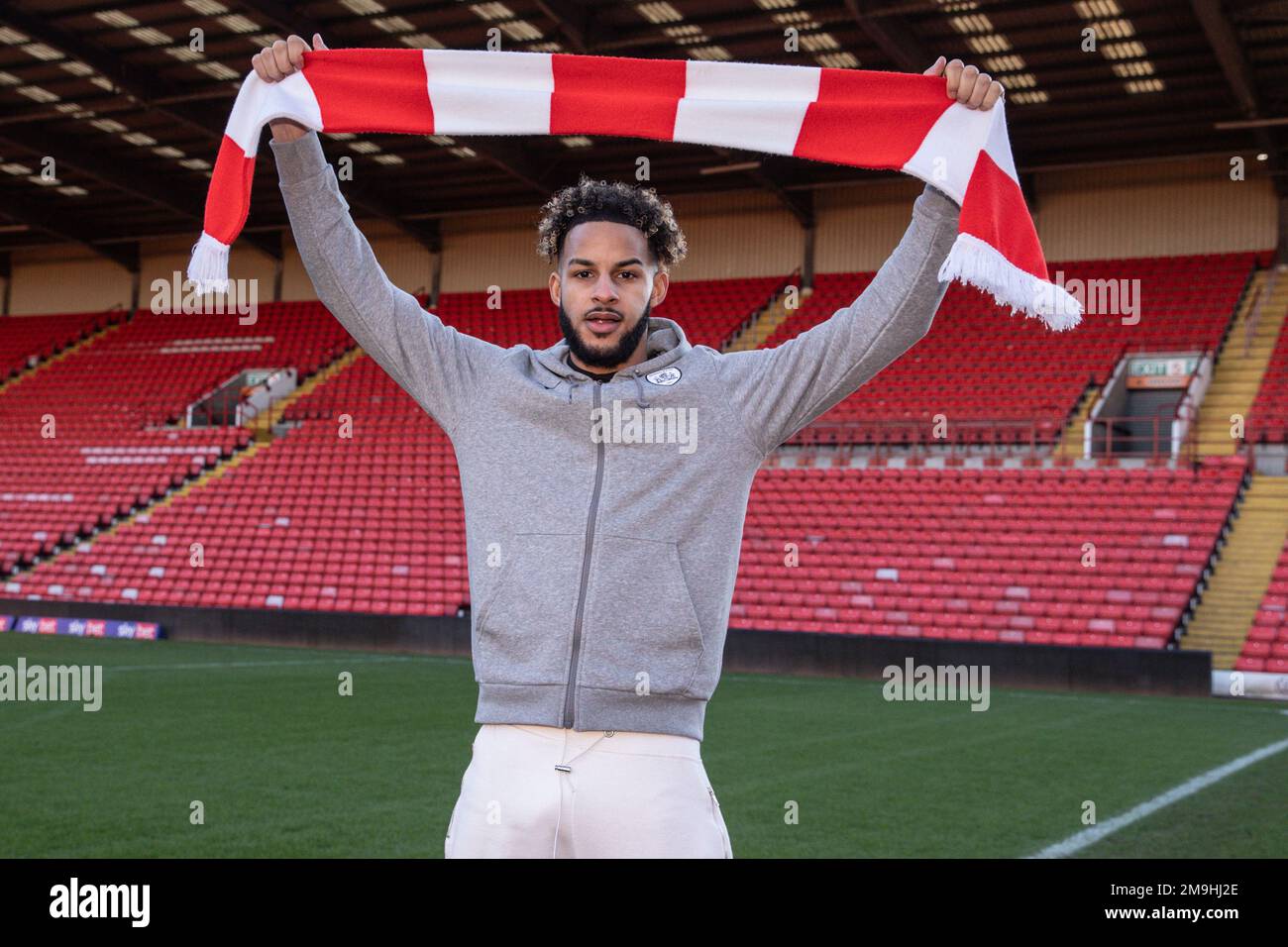 Barry Cotter signe pour Barnsley dans le cadre d'une offre de 3,5 ans à ...