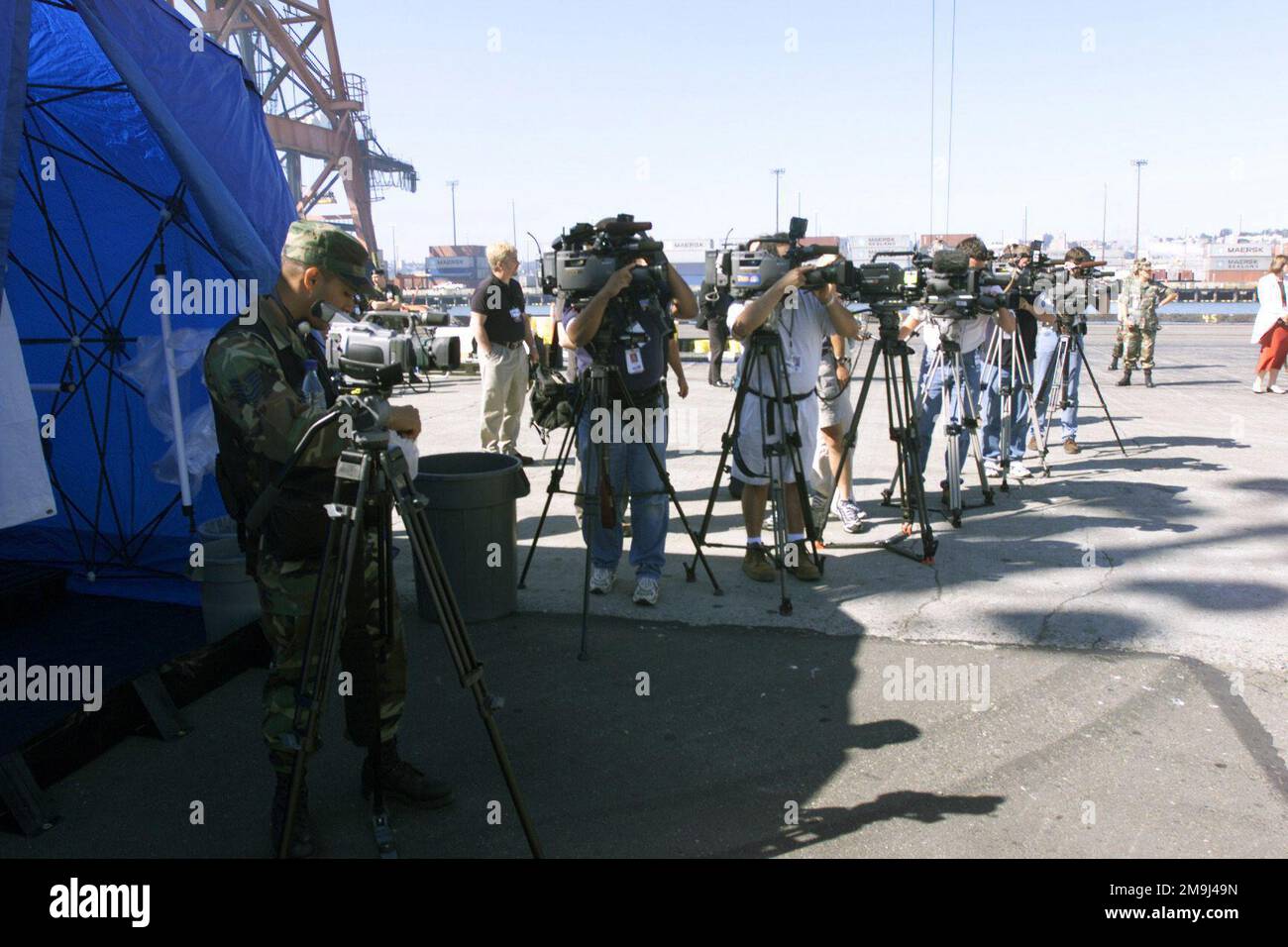020716-F-5735S-023. [Complet] Légende de la scène: US Air Force (USAF ...