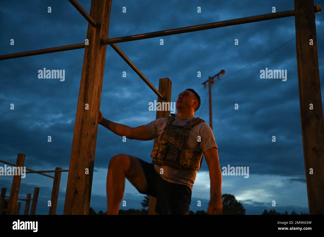 ÉTATS-UNIS L'aviateur principal de la Force aérienne, Airman Jake Buck ...