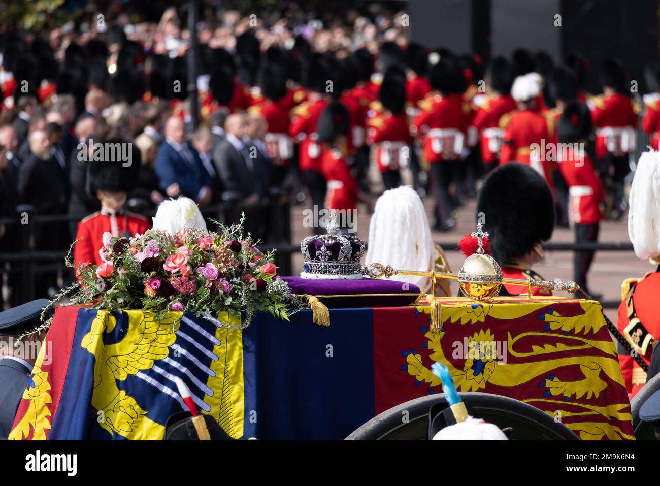 Le Cercueil De La Reine Élisabeth Ii Feu Hrm Passe Pour La Dernière