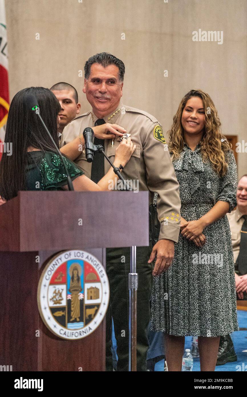 New Los Angeles County Sheriff Robert Luna gets his new sheriff's badge ...