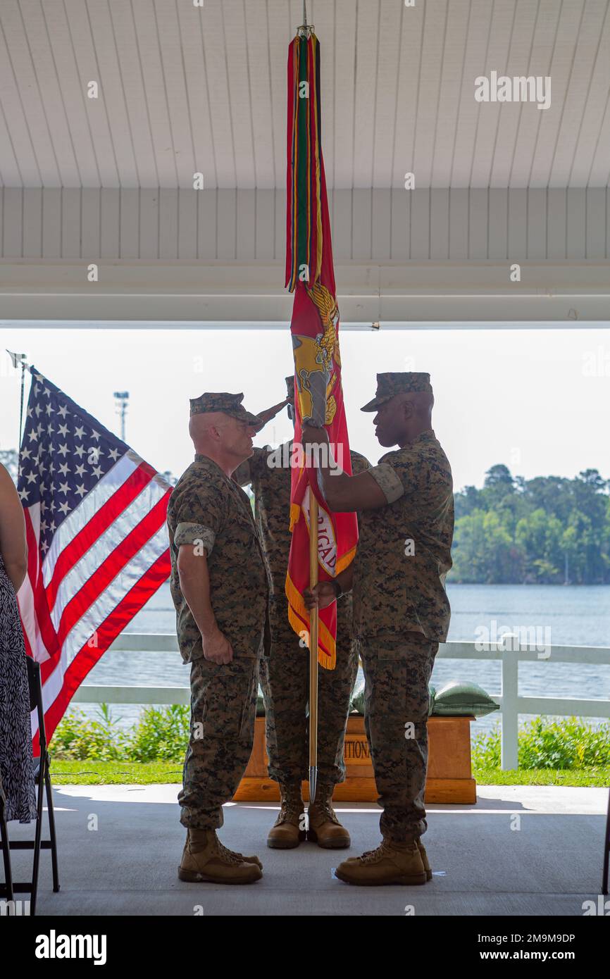 ÉTATS-UNIS Corps de marine Brig. Le général Anthony Henderson, à droite ...