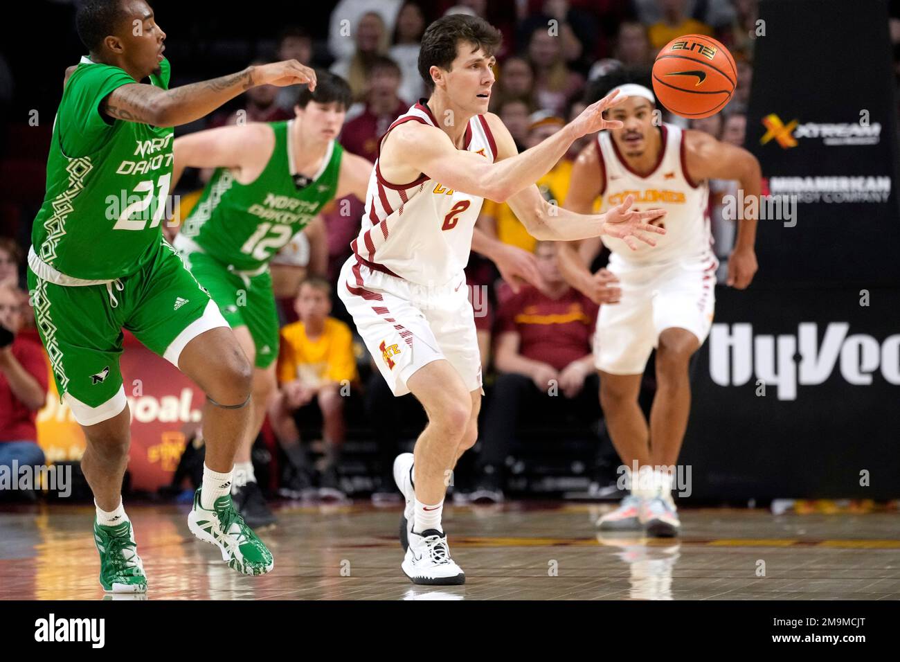 Iowa State guard Caleb Grill (2) steals the ball from North Dakota ...