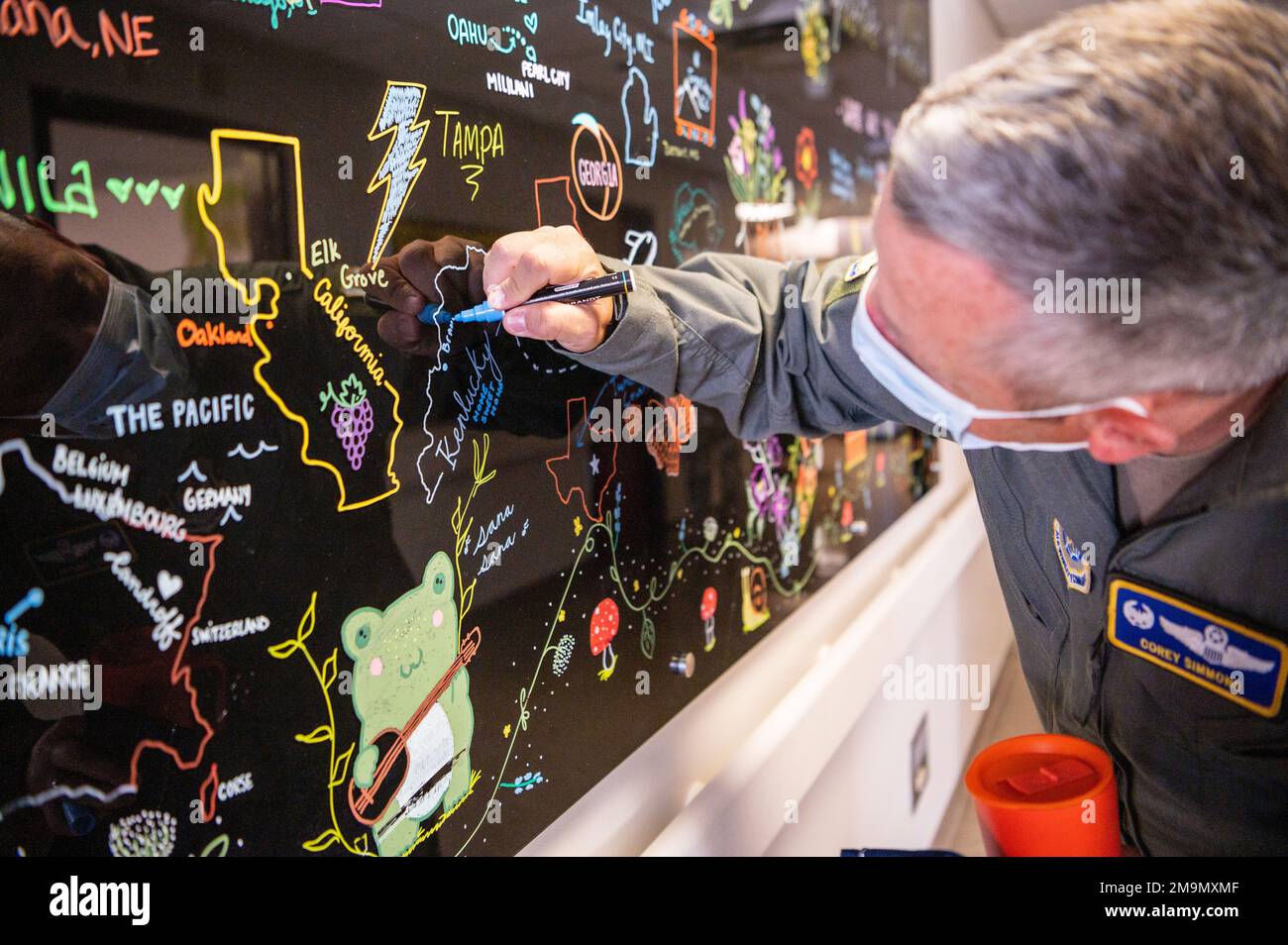 ÉTATS-UNIS Le colonel de la Force aérienne Corey Simmons, commandant de ...