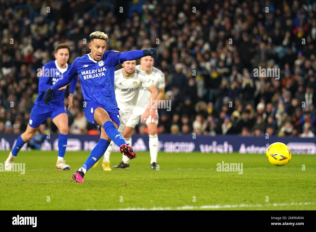Callum Robinson, de Cardiff City, marque le deuxième but de son match à ...